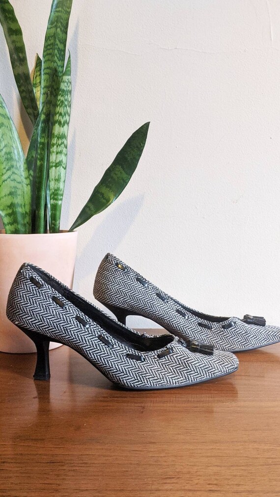 George black and white - Gem