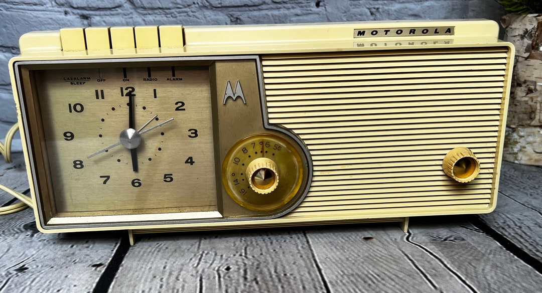Vintage 1960s Motorola Clock Radio Model C5W - Etsy