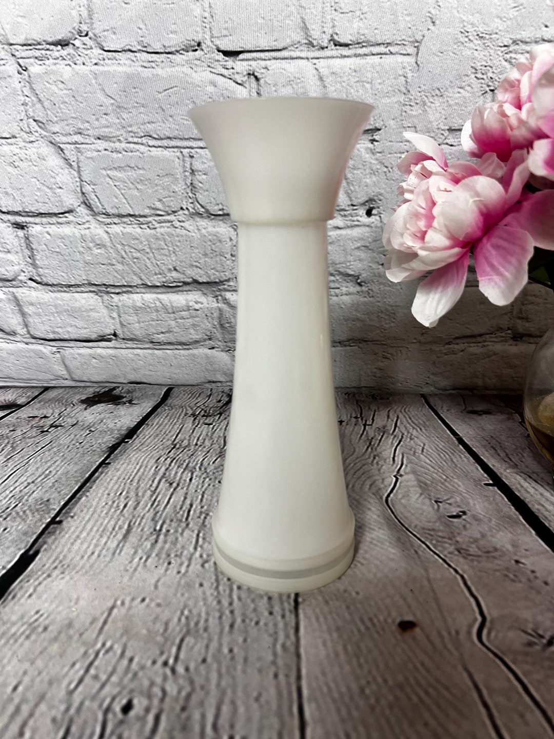 Vintage Tupperware Pepper Grinder - White - Etsy