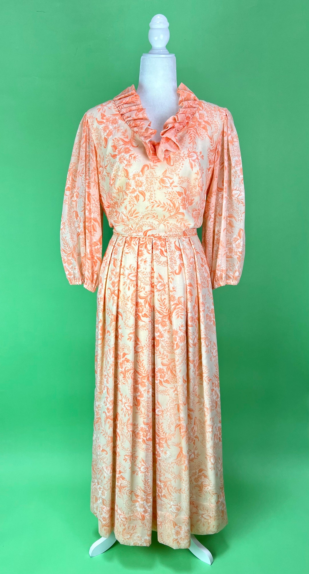 Vintage 70s Peaches and Cream Ruffled Floral Maxi Dress - Size S/M ...