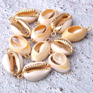 20/40pcs Natural Sea Shells Cowrie Shell Gold Plated Shell Pendants ...