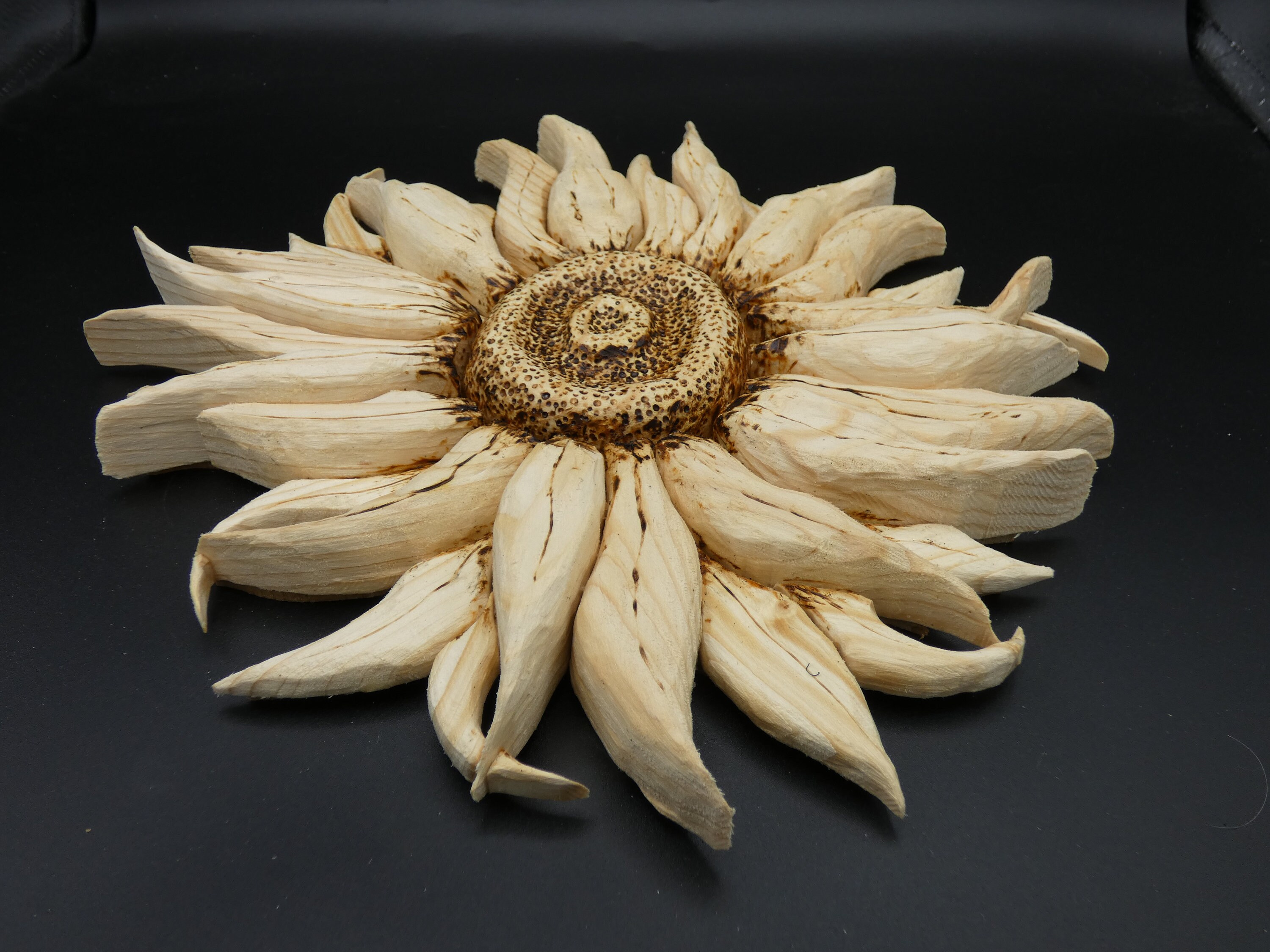 Tutorial and Technical Diagram to Create a Sunflower Flower in Intarsia ...
