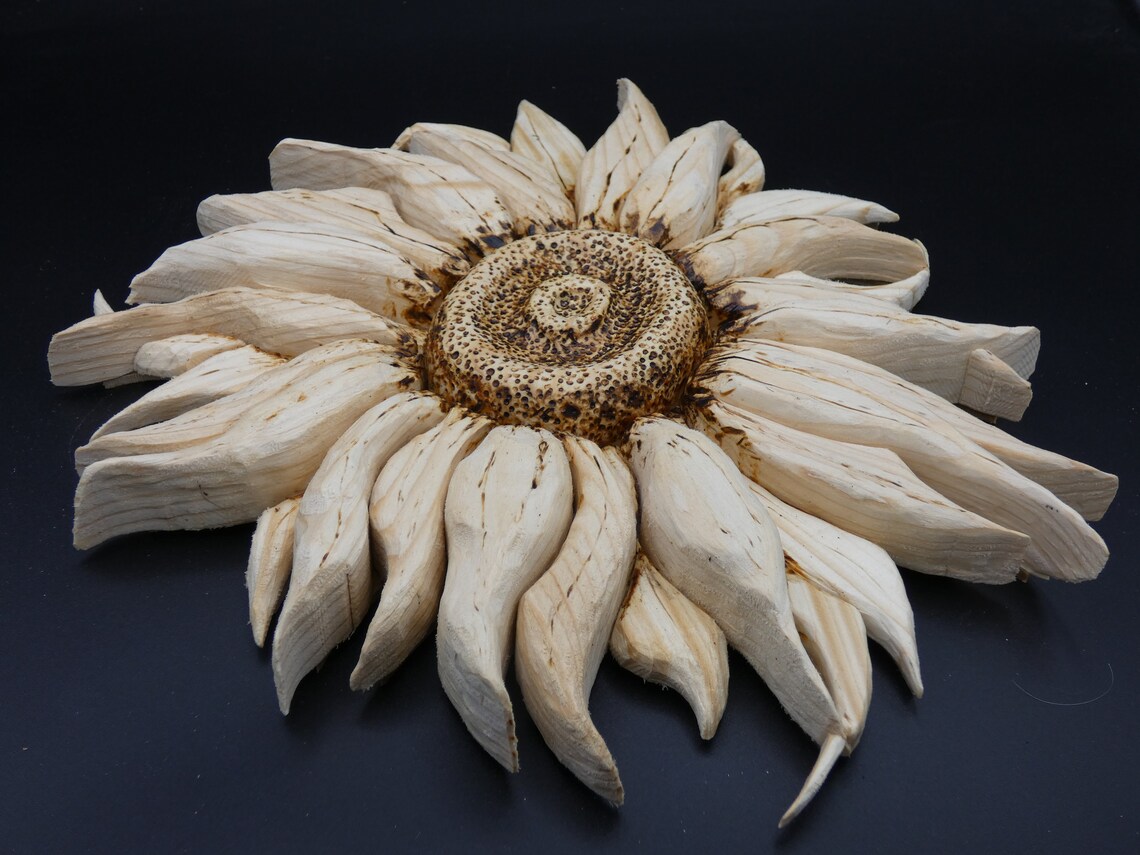 Tutorial and Technical Diagram to Create a Sunflower Flower in Intarsia ...