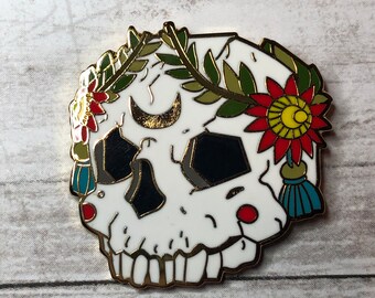 Skull pins | Etsy