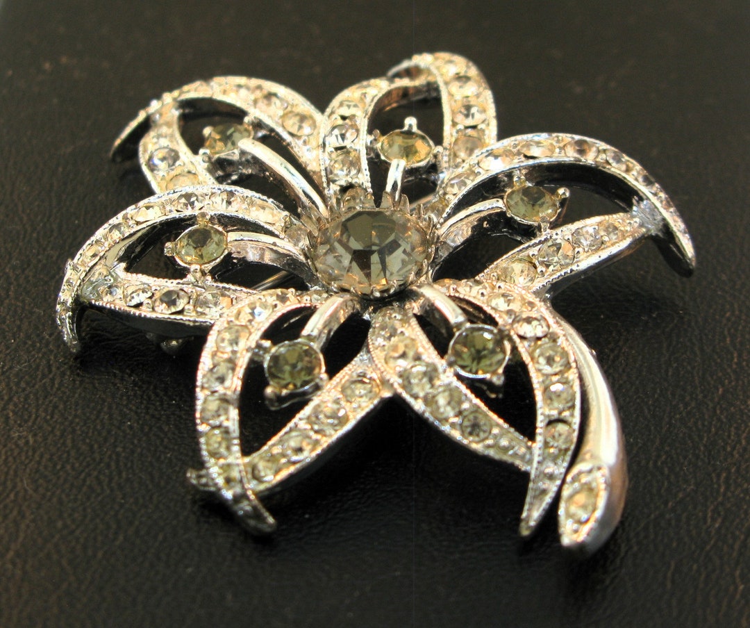 Vintage 1940-1950s Rhinestone c-clasp Pin Brooch - Etsy