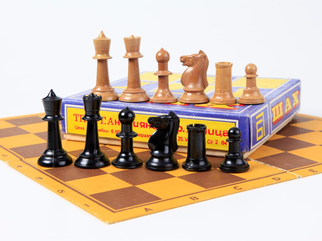 Bulgarian Bakelite Chess Set From 1980's, KH 8.5 Cm. Large Tournament ...