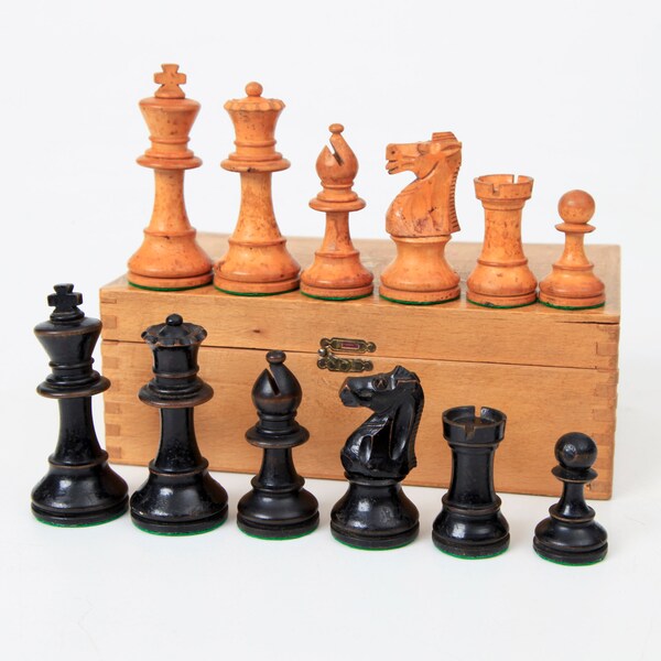Antique Chess Set - Etsy