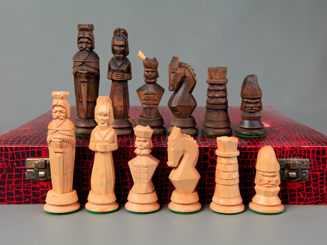 Vintage Hand-carved Chess Set With Original Storage Case, KH 11 Cm/4,3 ...