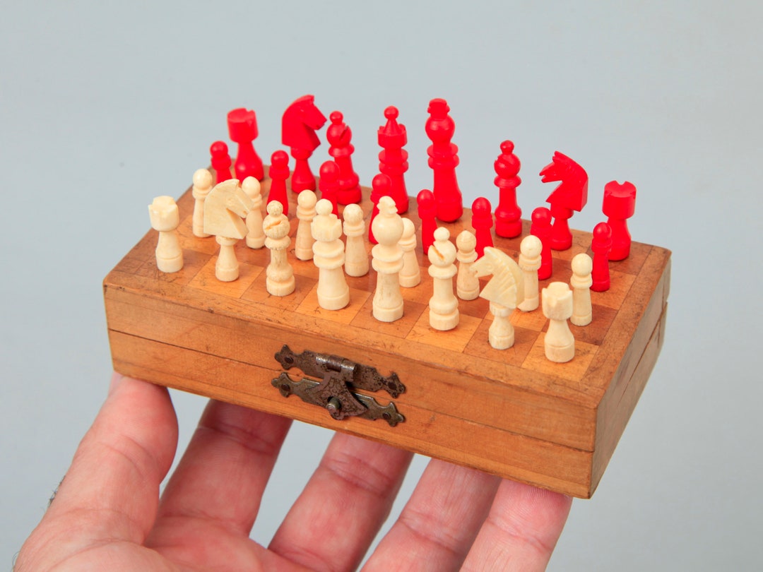 Antique or Vintage Bone Pegged Chess Set 12x12cm, KH 3,6cm., Old Travel ...