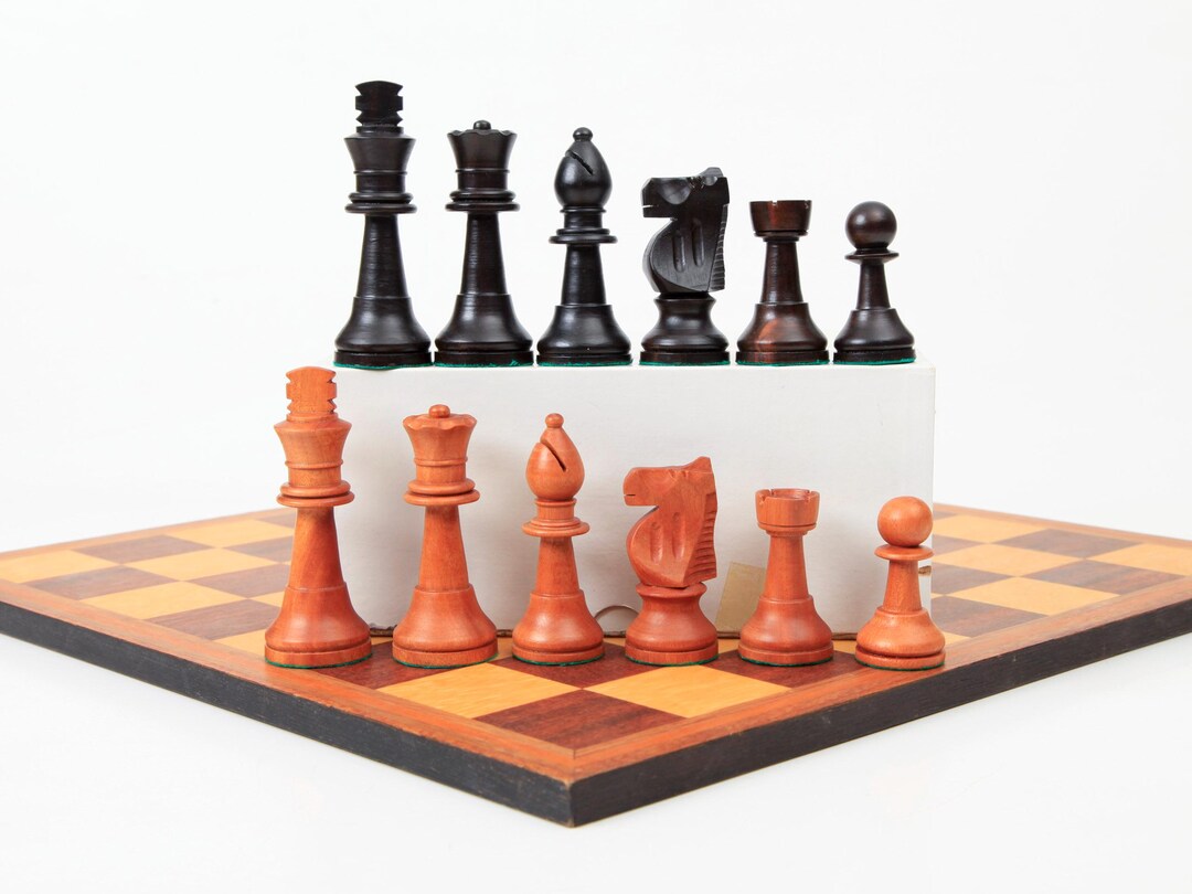 1970's Philippine Staunton Chess Set With Native Chess Board, KH 10,7cm ...