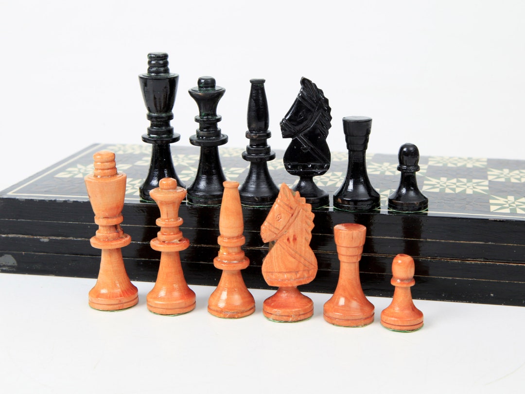 Vintage Handmade Albanian Chess Set With Folding Board, KH 7,5cm, Olive ...