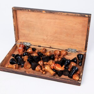 Vintage Handmade Chess Set With Pyrography Decorated Folding Chess ...