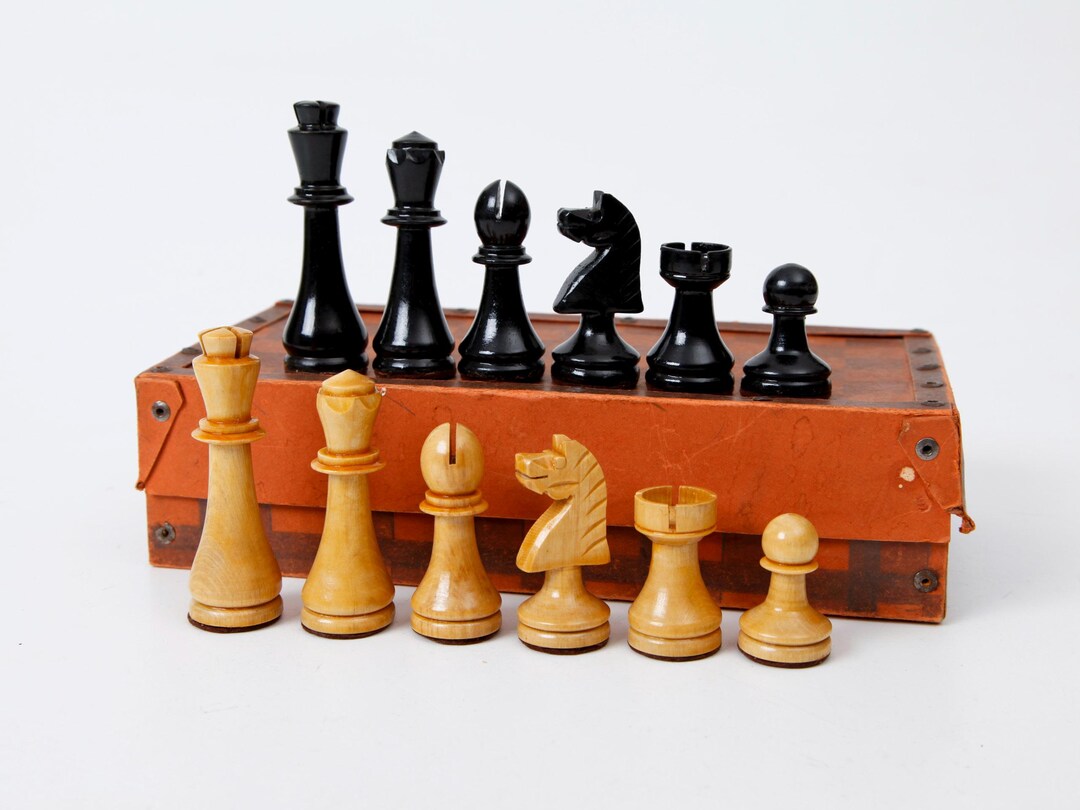 Rare German Chess Set With Unusual Pattern, KH 8,5 Cm./3,35 In ...