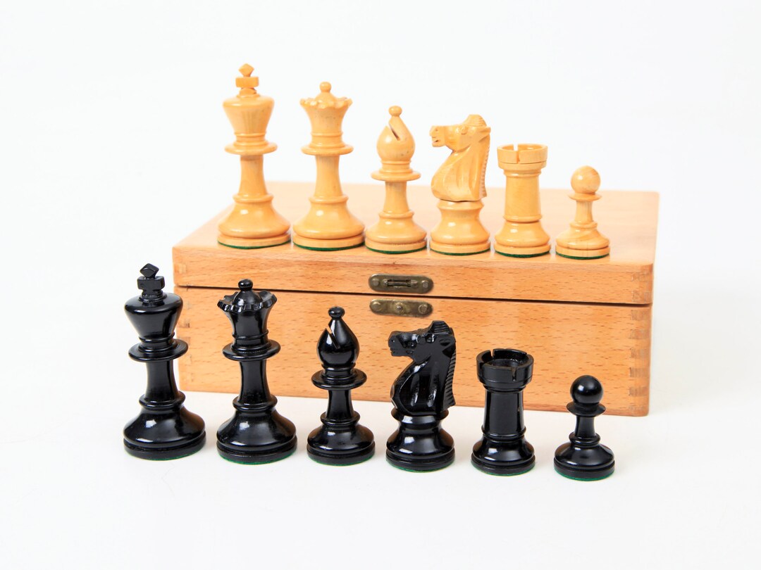 Vintage French Staunton Chess Set, KH 7,5 Cm/3 In., Weighed Boxwood ...