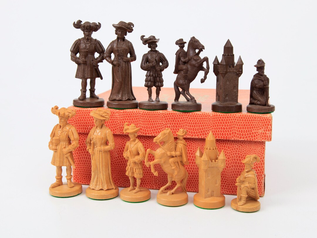 Vintage German Medieval Chess Set, KH 9 Cm/3,5 In., Weighted Plastic ...