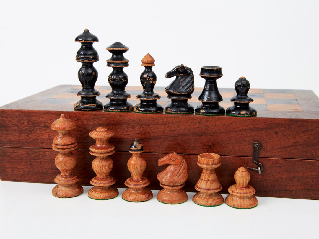 Antique Austrian/hungarian Chess Set With Folding Board KH 7,5cm./ 3 In ...