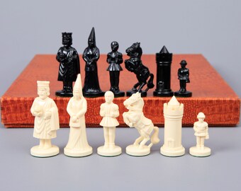 Vintage German Medieval Chess Set, KH 9 Cm/3,5 In., Weighted Plastic ...