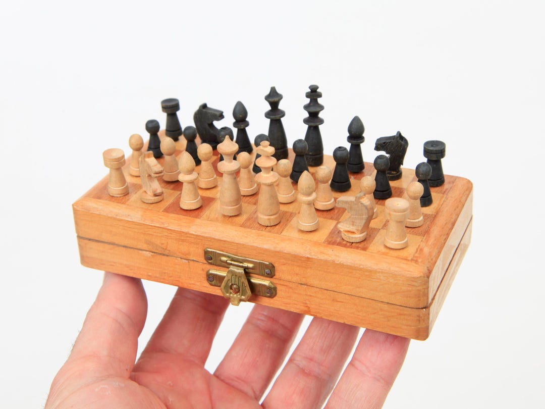 1950's Vintage Travel Chess Set, Wooden Folding Pegged Chess Set, Old ...