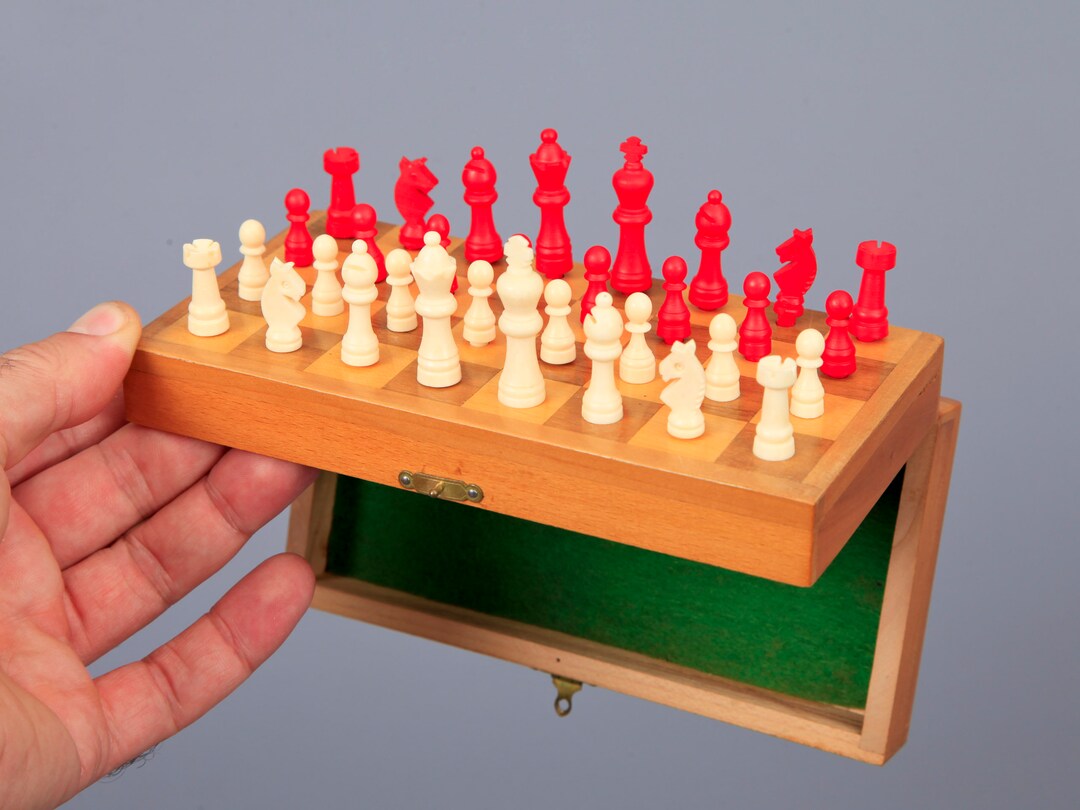 Antique or Vintage Bone Pegged Chess Set 12x12cm, KH 3,6cm., Old Travel ...