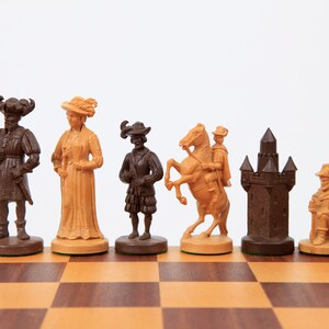 Vintage German Medieval Chess Set, KH 9 Cm/3,5 In., Weighted Plastic ...