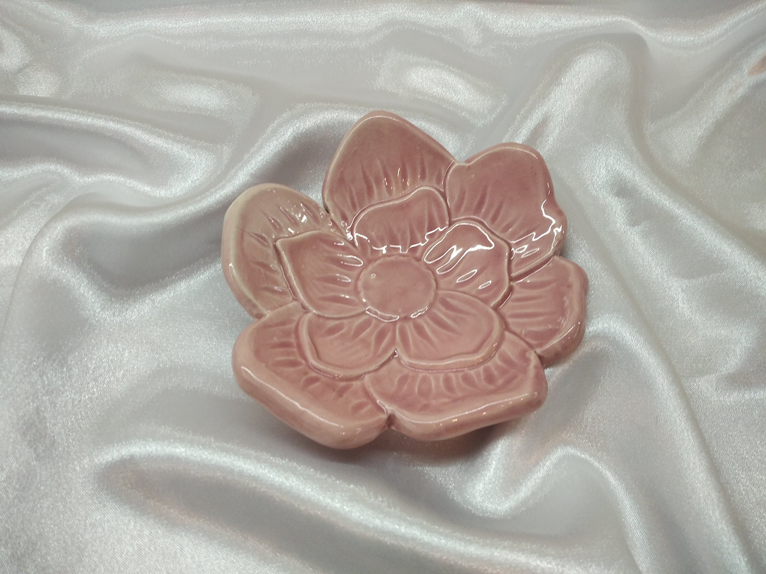 Ceramic Dish flower shaped pink flower imprint handmade | Etsy