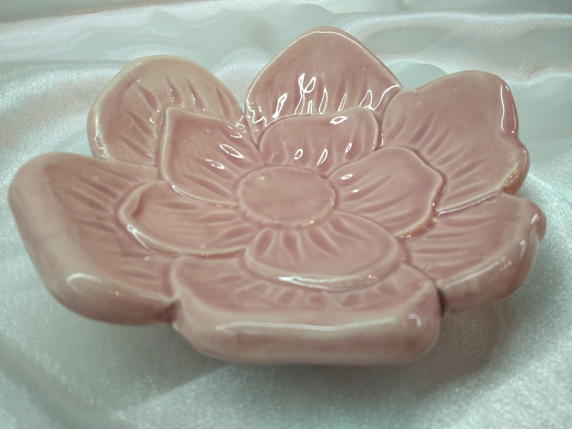 Ceramic Dish flower shaped pink flower imprint handmade - Etsy 日本