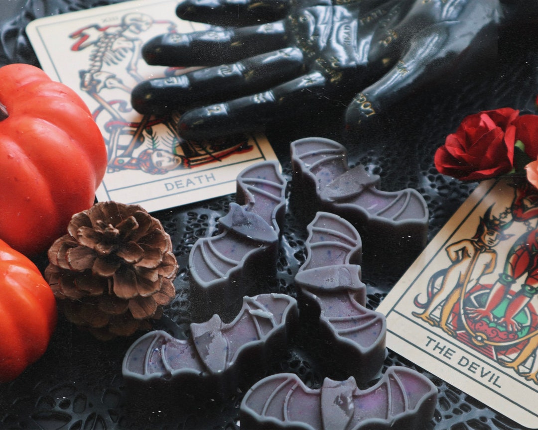 Flying Bats | Halloween | Homemade Soy Wax Melts | Whitedahliacandleco ...