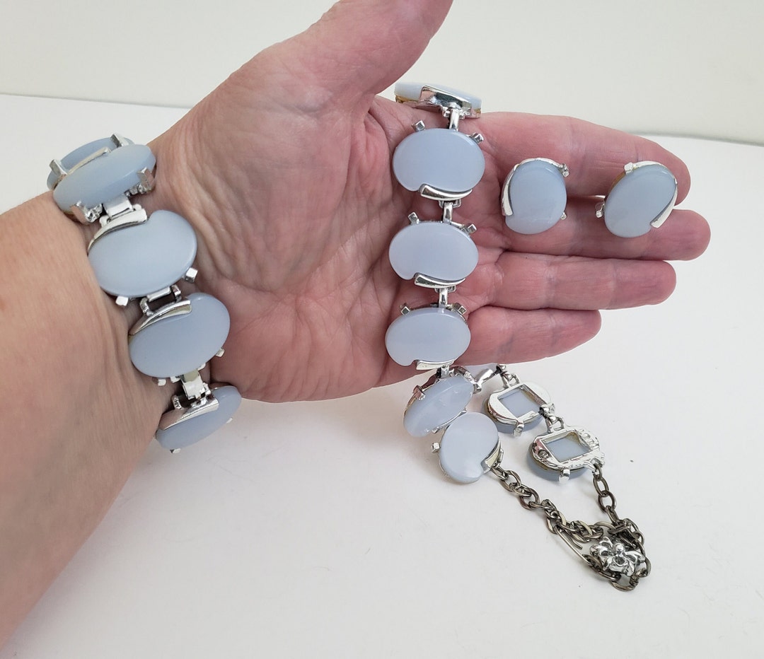 Vintage Leru Ice Blue Thermoset Jewelry Set, Choker, Bracelet, Clip on ...