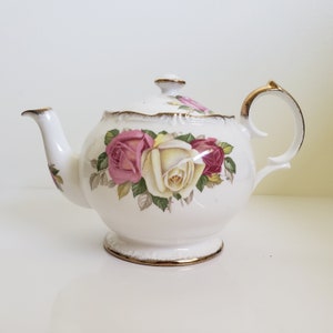 Queen Anne Teapot With Lid in Lady Sylvia Pattern, White With Pink ...