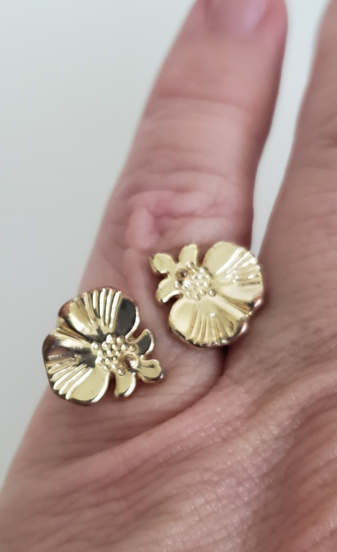 Unique Bcbg Max Azria Gold Tone Ring, Open Ring With Two Flowers - Etsy