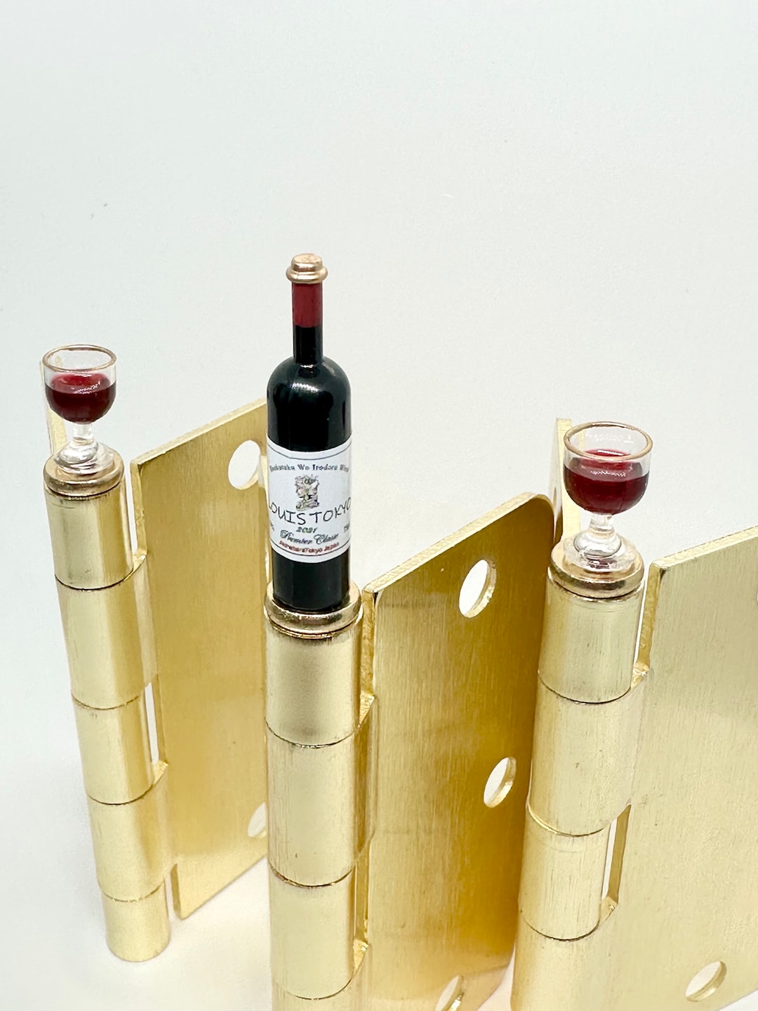 Hinge Topper Wine Set: Miniature Wine Bottle & Glasses Magnet - Etsy
