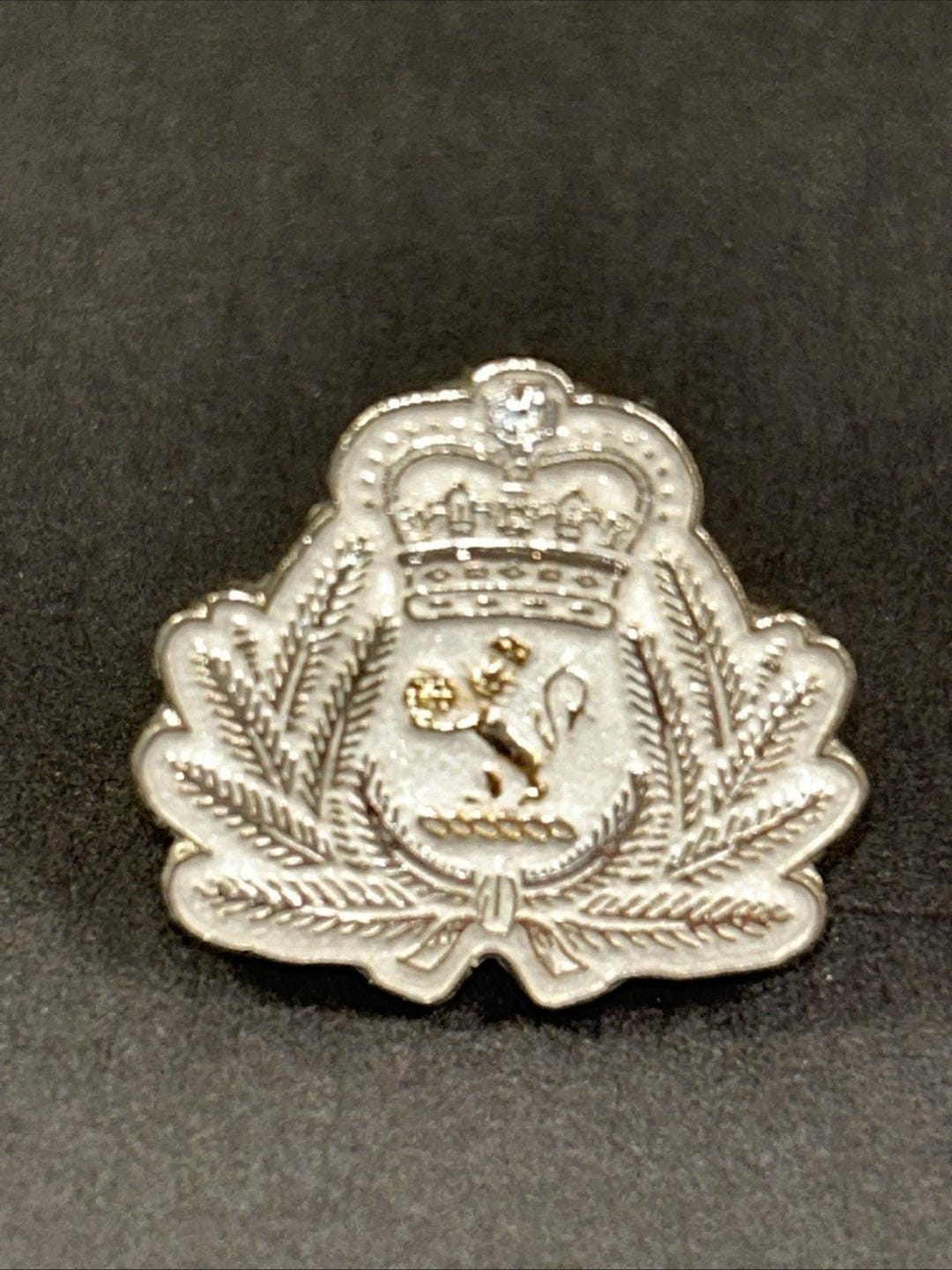 Cunard Cruise Line Pin QE2 World Member Silver Tone Clear Rhinestone ...
