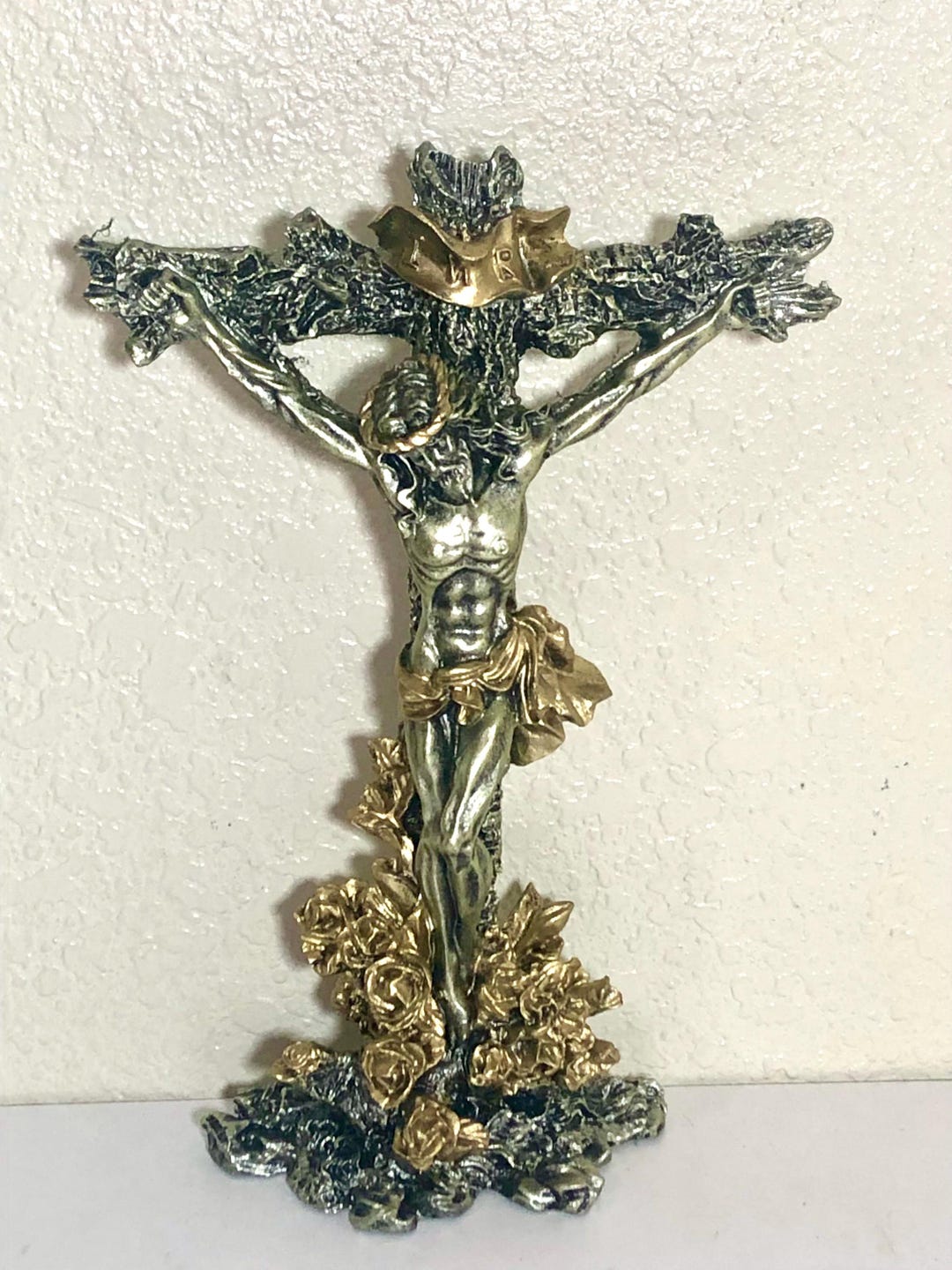 Jesus Christ on Cross With Roses Standing Cucifix - Etsy