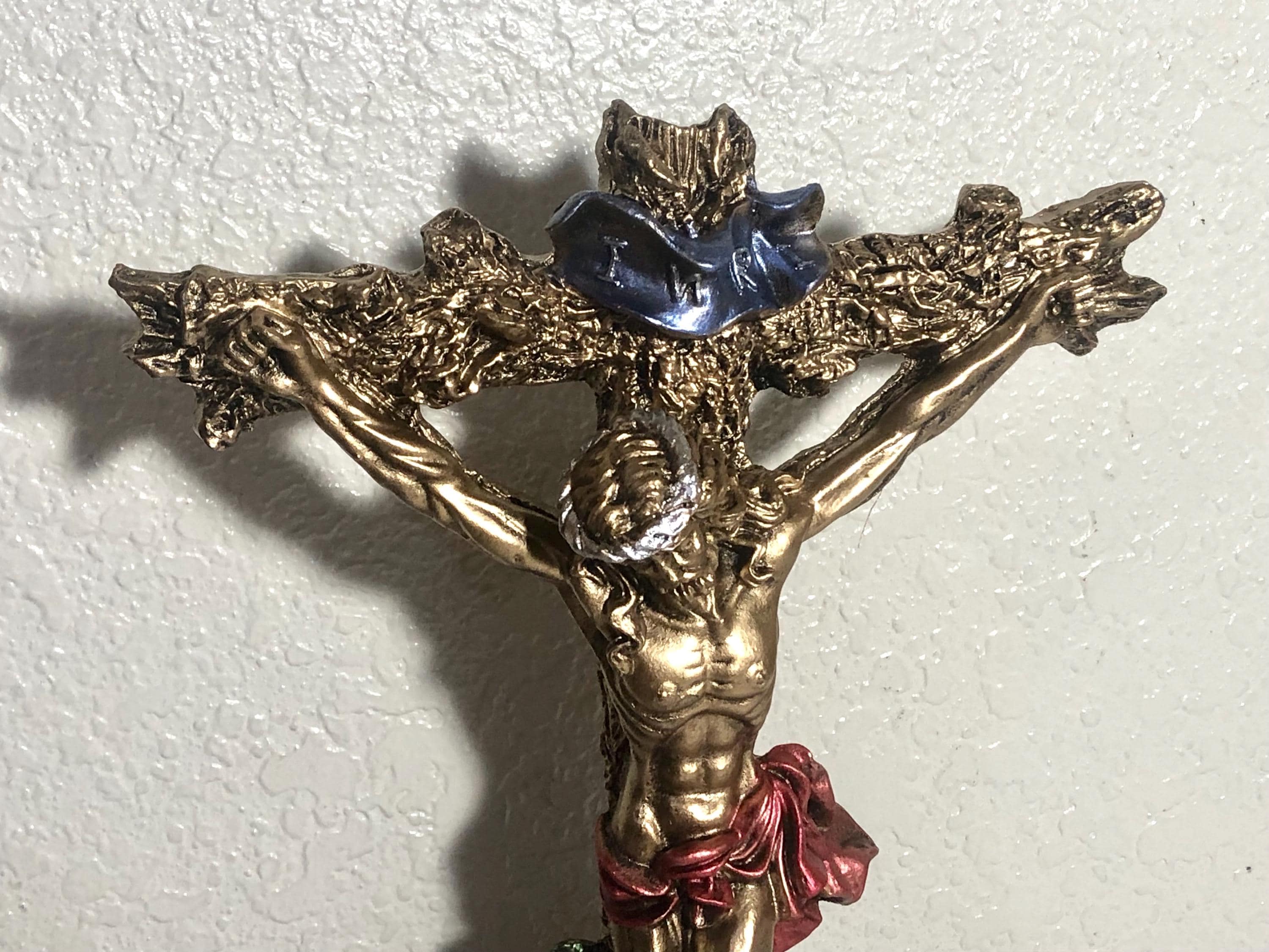 Jesus Christ on Cross With Roses Standing Cucifix - Etsy