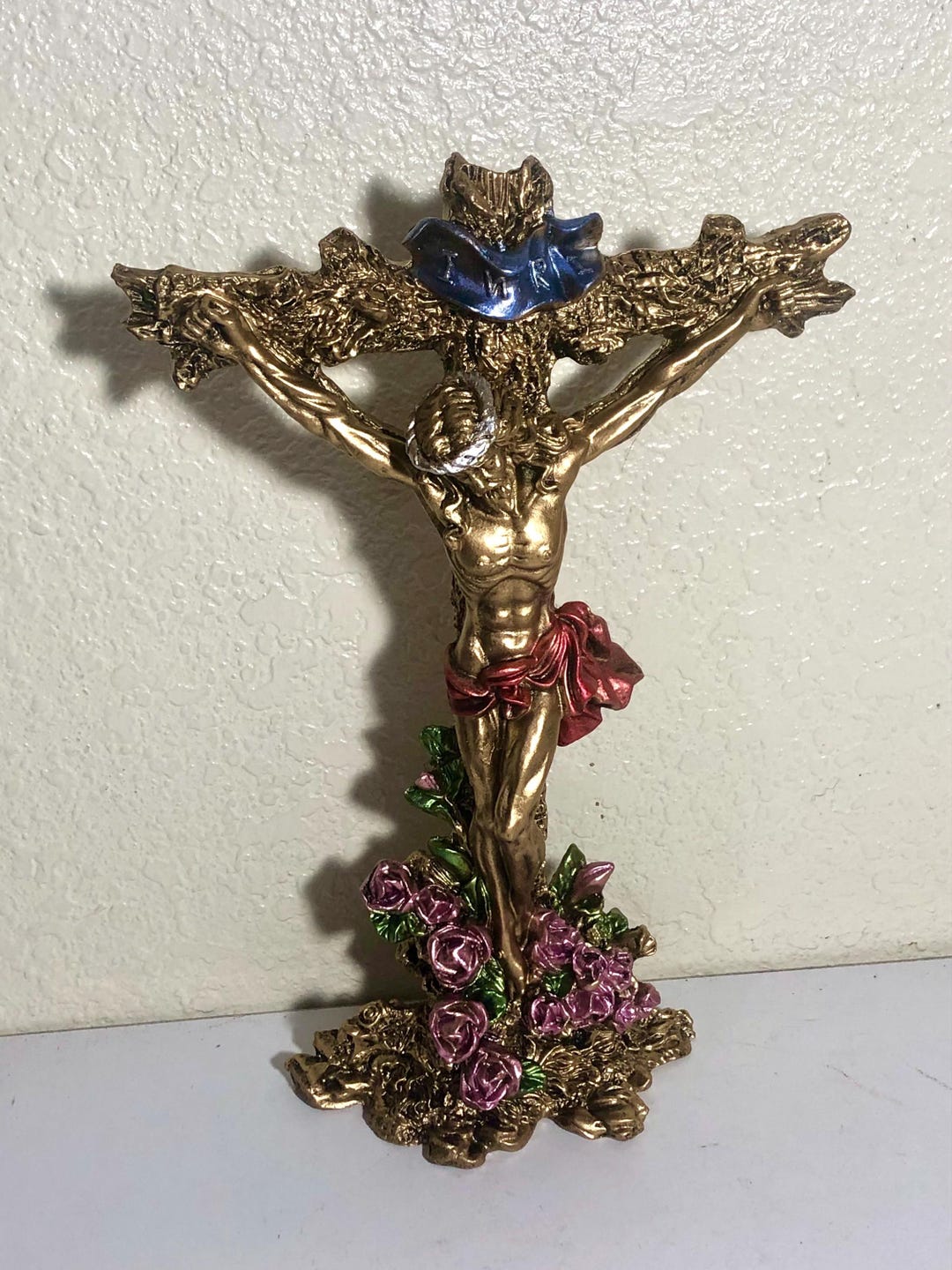 Jesus Christ on Cross With Roses Standing Cucifix - Etsy