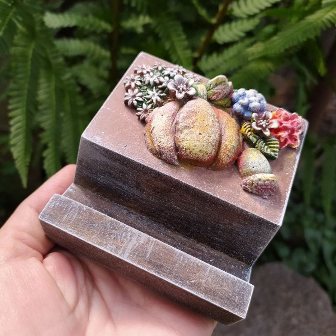 Cute Small Phone Stand Wooden Desk Stand for iPhone Office iPad Stand ...