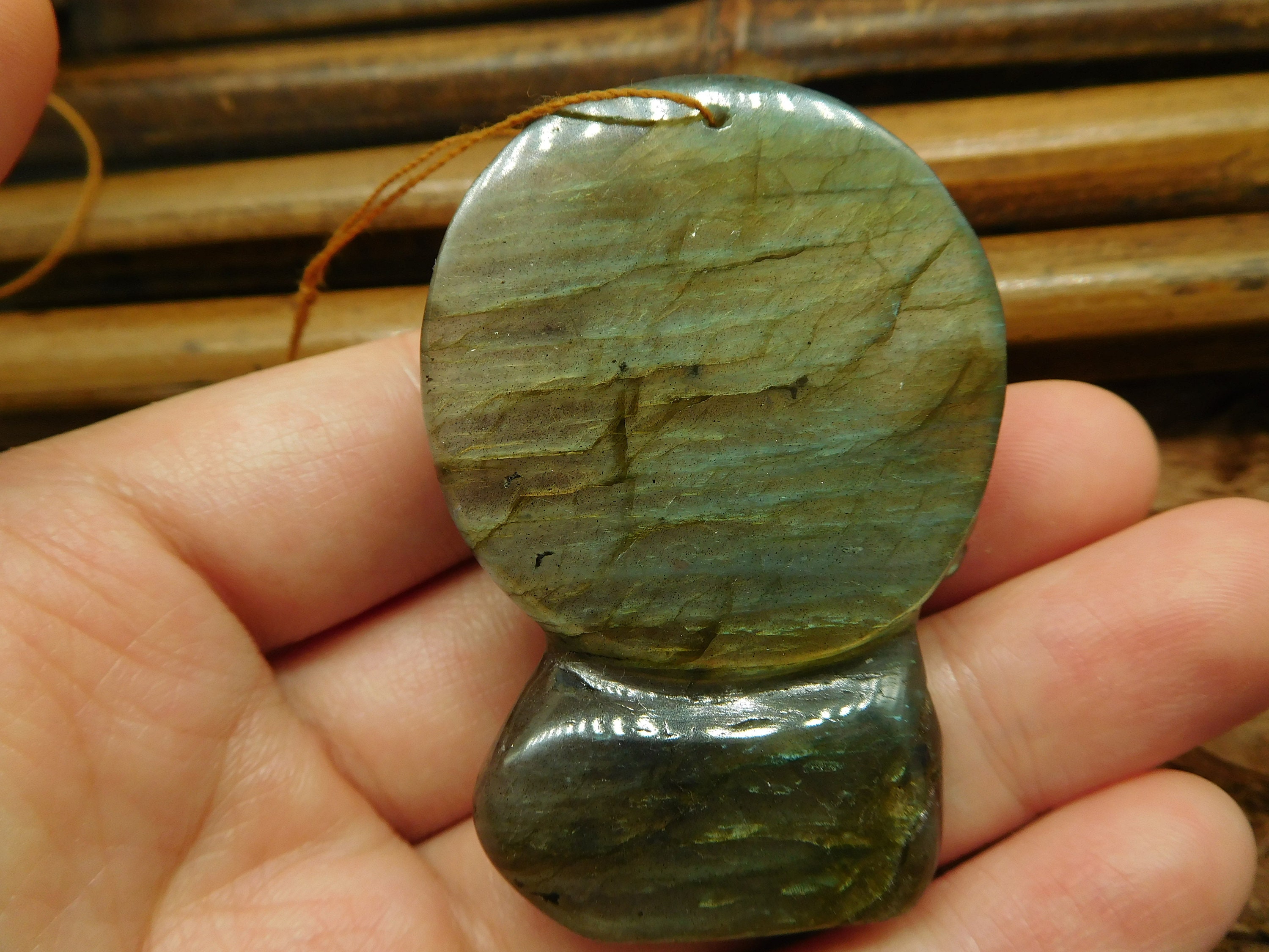 Carving Labradorite Wolf. Moon and the Wolf. Green Spiritual - Etsy