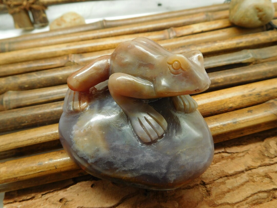 Indian Agate Gemstone Decoration. Frog Carving. Carving Animal Gemstone ...