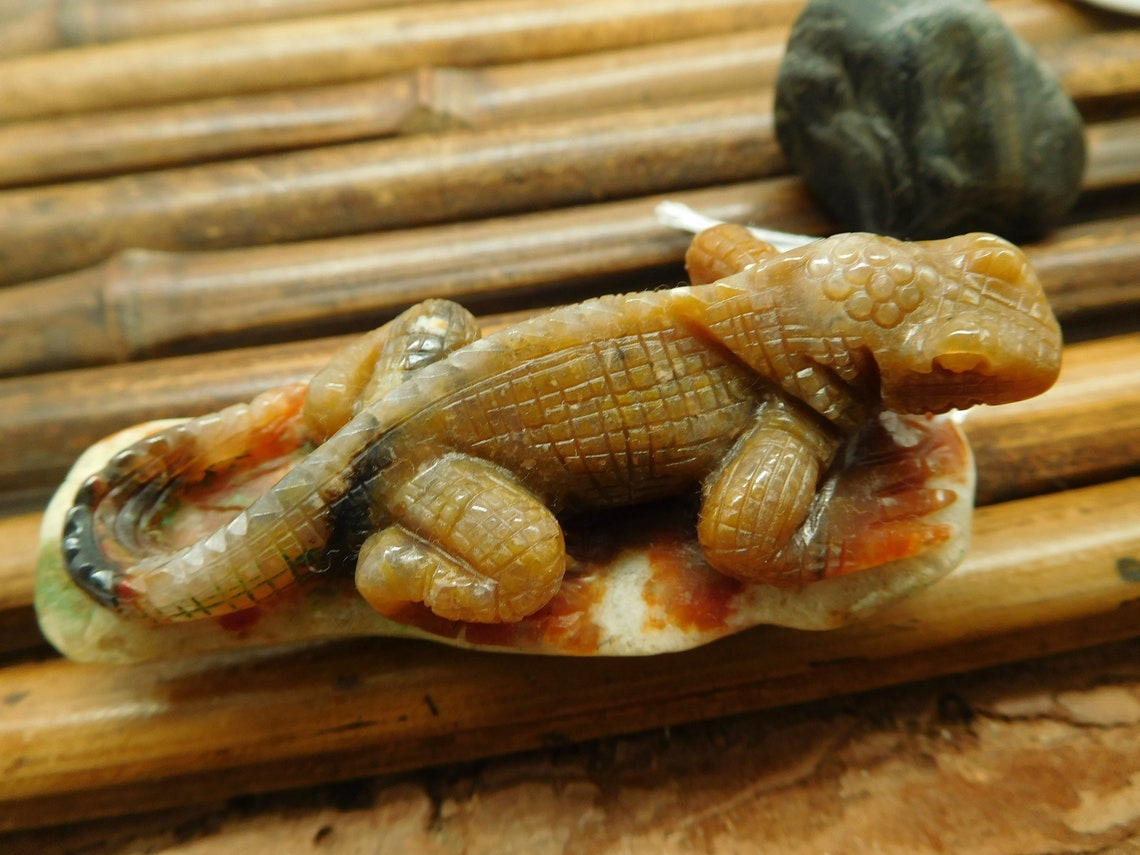 Carved Lizard. Lizard Pendant. Fancy Agate Carving. Gemstone - Etsy