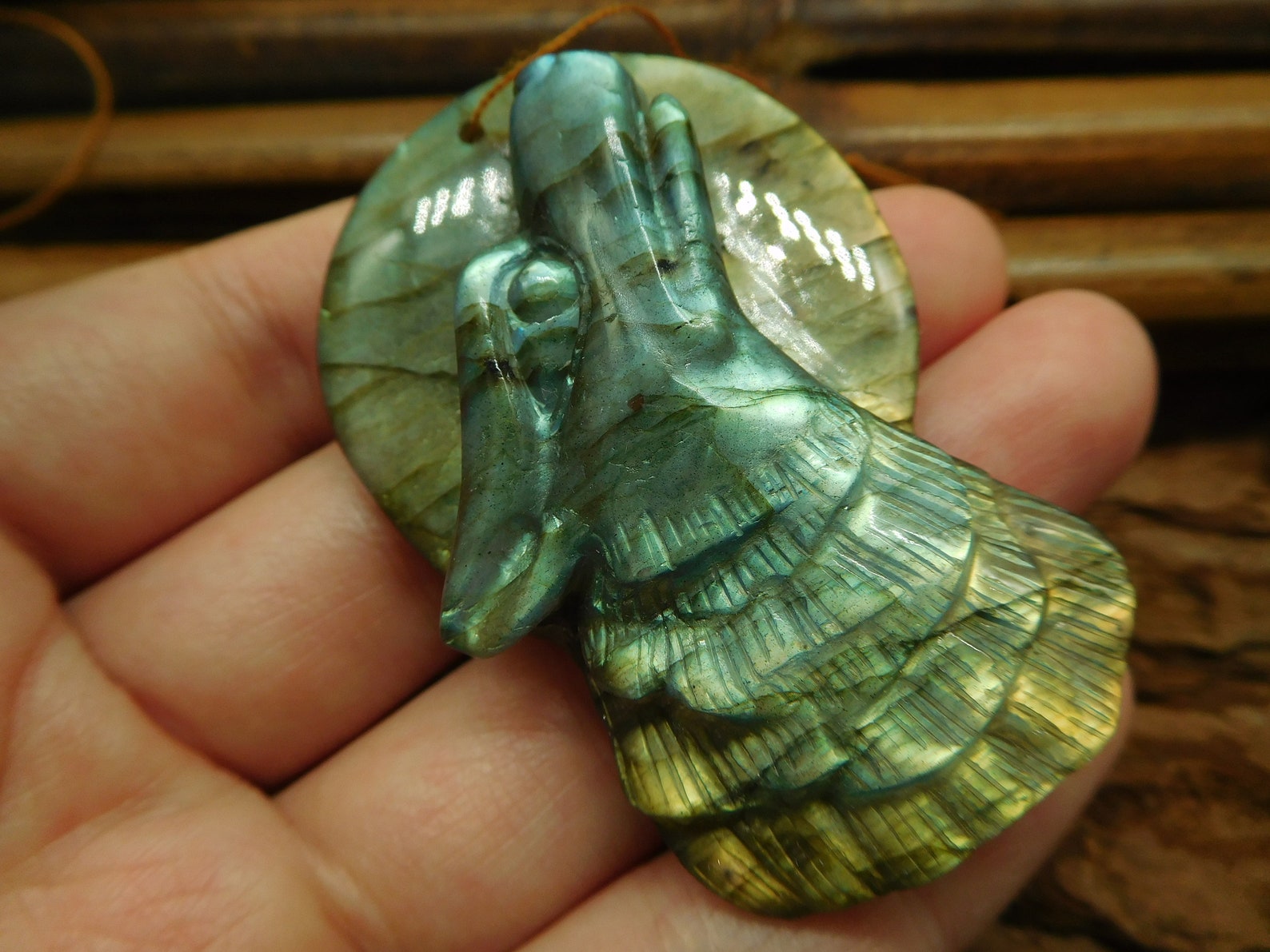 Carving Labradorite Wolf. Moon and the Wolf. Green Spiritual - Etsy