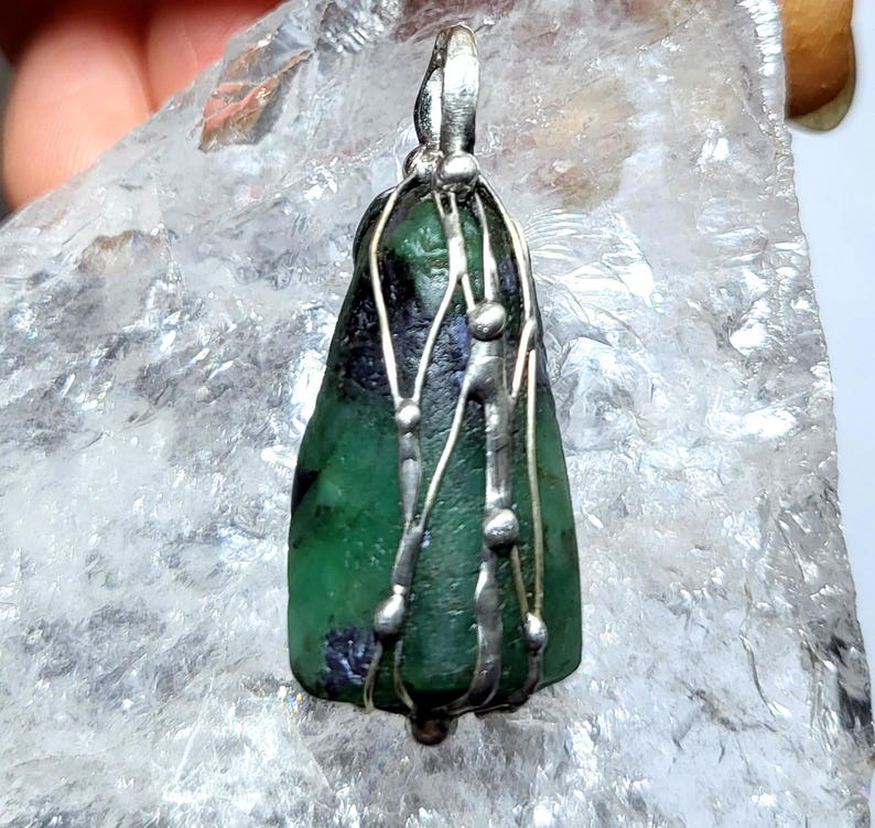 Emerald Pendant - Double-sided - Raw Stone - UNIQUE! for Men and Women ...