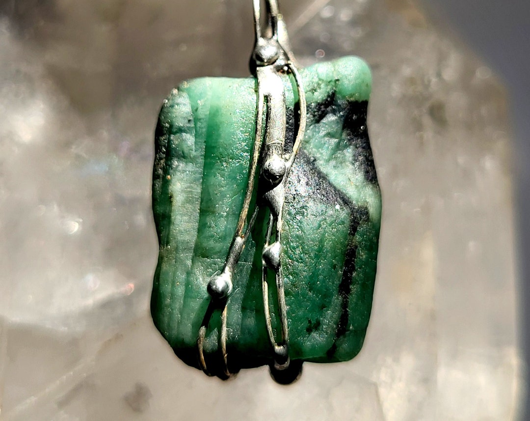 Emerald Pendant - Double-sided - Raw Stone - UNIQUE! for Men and Women ...