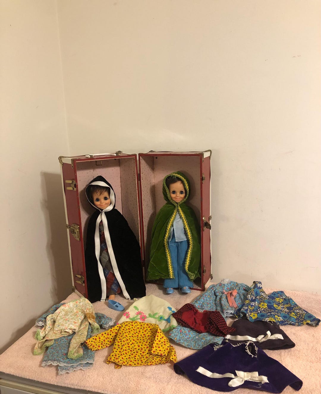 Vintage 1970 Ideal Twin Crissy Dolls With Grow Hair Plus Outfits ...