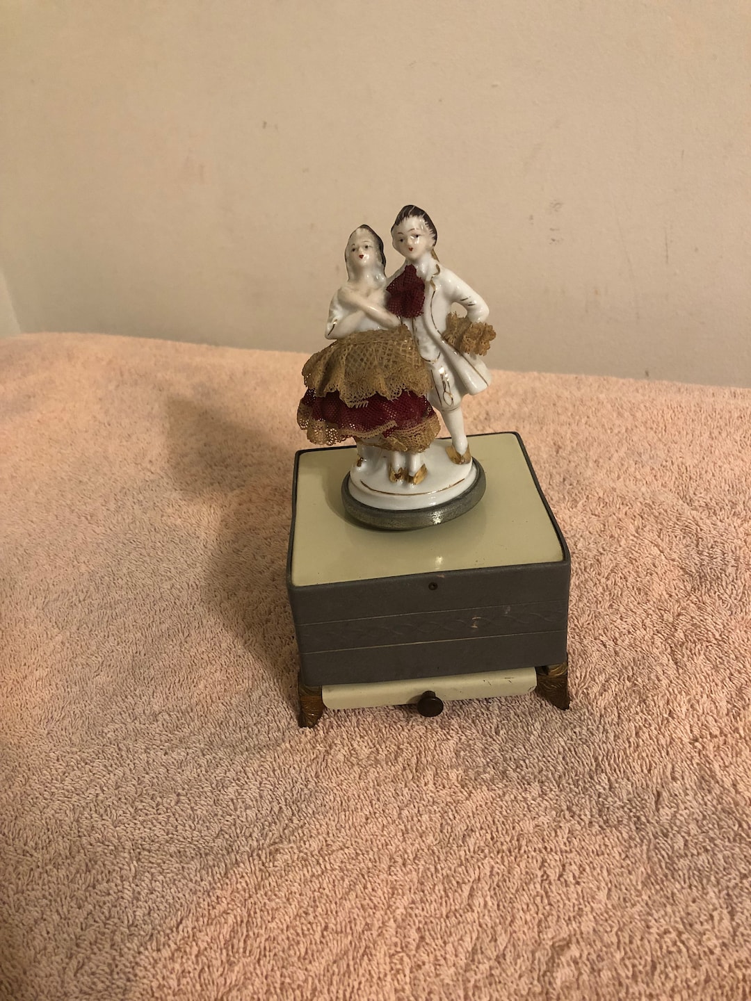 Vintage Swissco Music Box Victorian Dancing Couple 7 1/2” Tall Works - Etsy