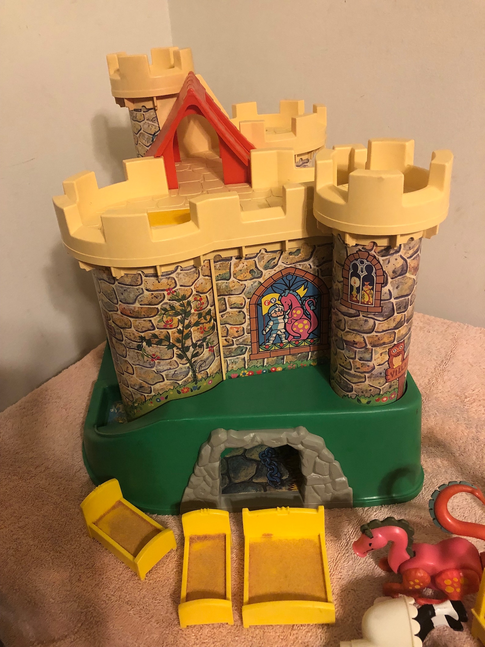 Vintage 1974 Fisher Price Little People Play Family Castle 993 Complete ...