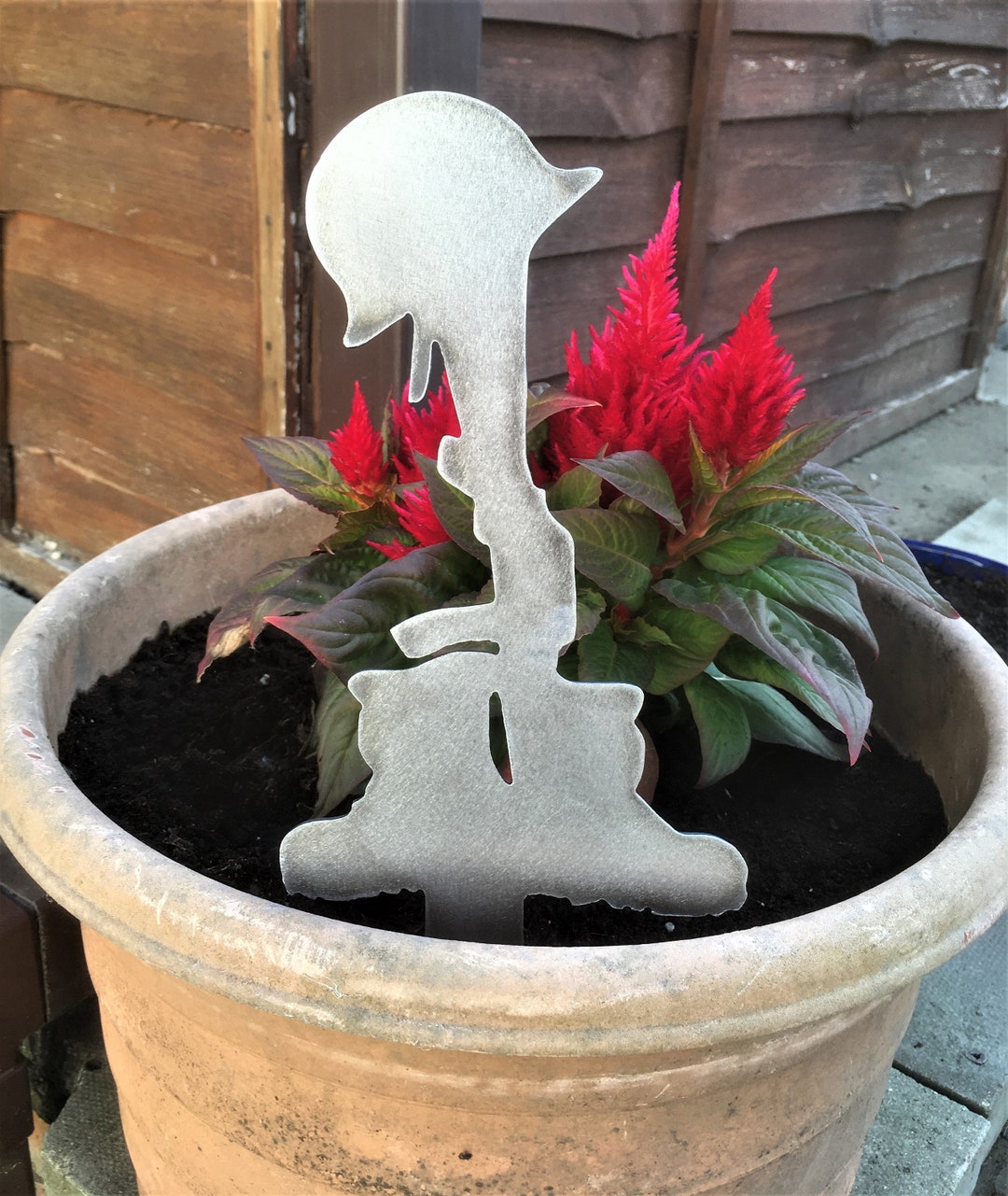 Boots, Helmet & Gun Steel Metal Remembrance Day Lest We Forget Garden ...