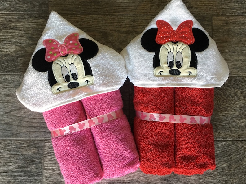 Personalized Mickey/Minnie Mouse Hooded Bath Towel Swim | Etsy Personalized Mickey/Minnie Mouse Hooded Bath Towel Swim | Etsy