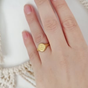 18K 14K 9K Flower Signet Ring, Floral Wreath Signet Ring, Solid Gold ...