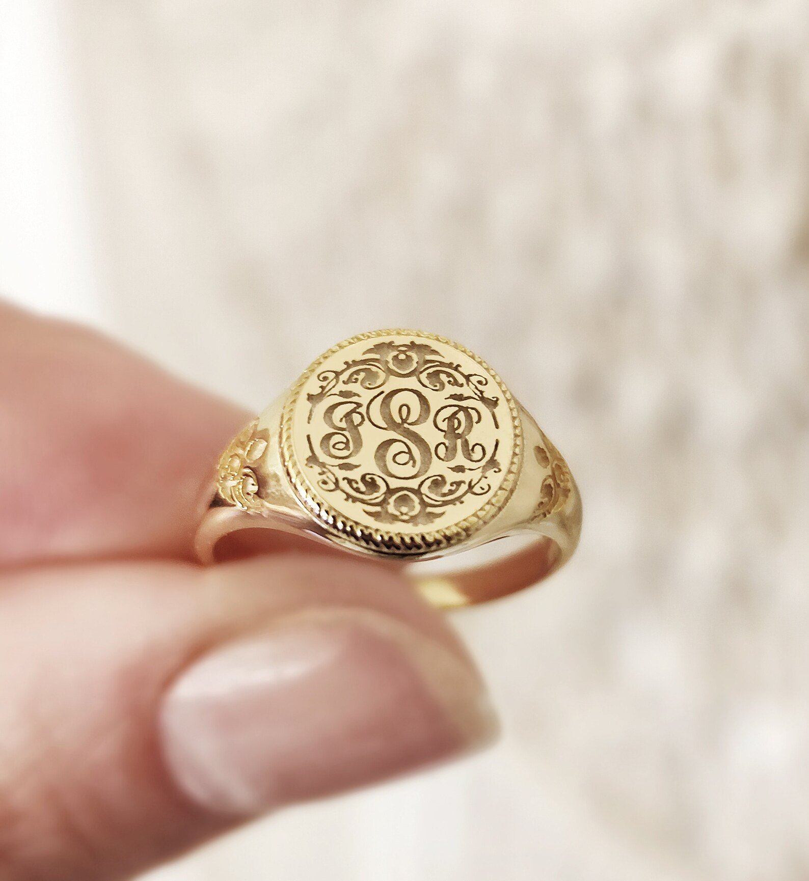 18K 14K 9K Personalized Flower Signet Ring, Floral Wreath Signet Ring, Solid Gold Signet Pinky ...