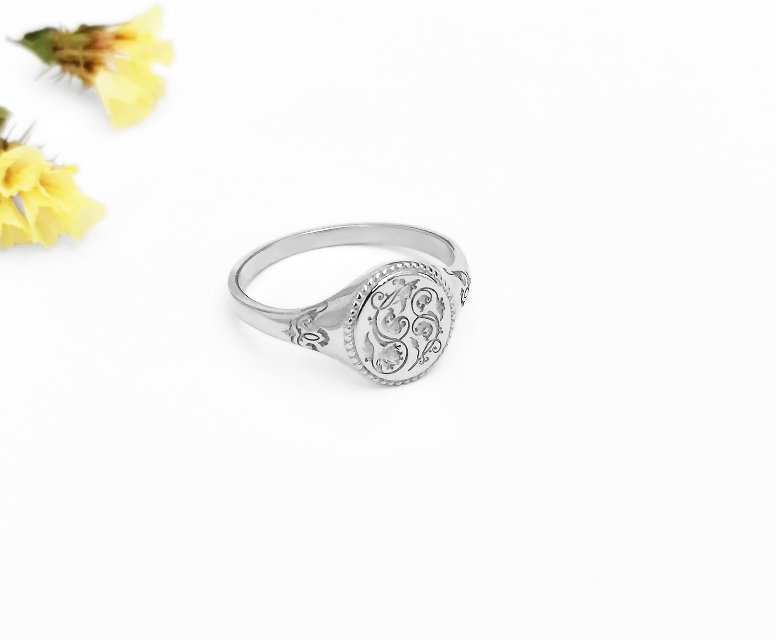 18K 14K 9K Flower Signet Ring, Floral Wreath Signet Ring, Solid Gold ...